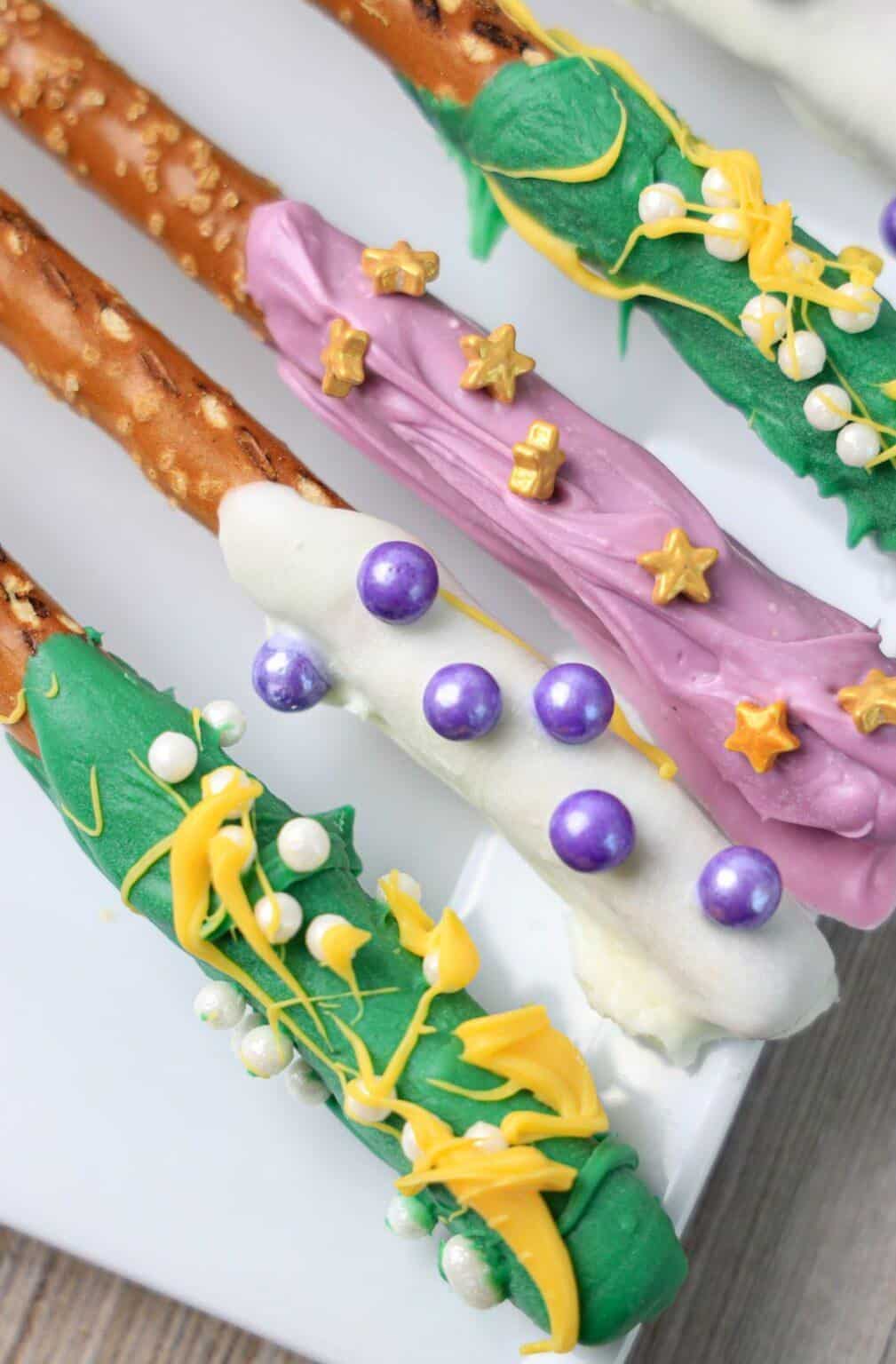 MARDI GRAS PRETZEL RODS: FESTIVE SNACK IDEAS - Sweet and Savory Morsels