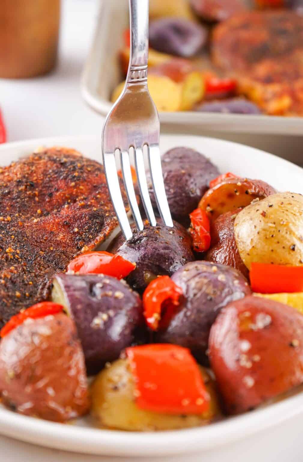 CHICKEN SHEET PAN BAKE, EASY DISH - Sweet and Savory Morsels