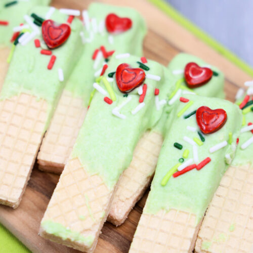 Fun and Festive Grinch Dipped Wafers Recipe