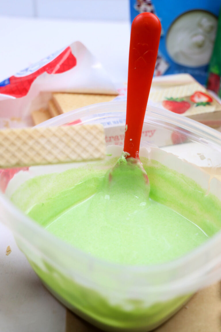 Fun and Festive Grinch Dipped Wafers Recipe