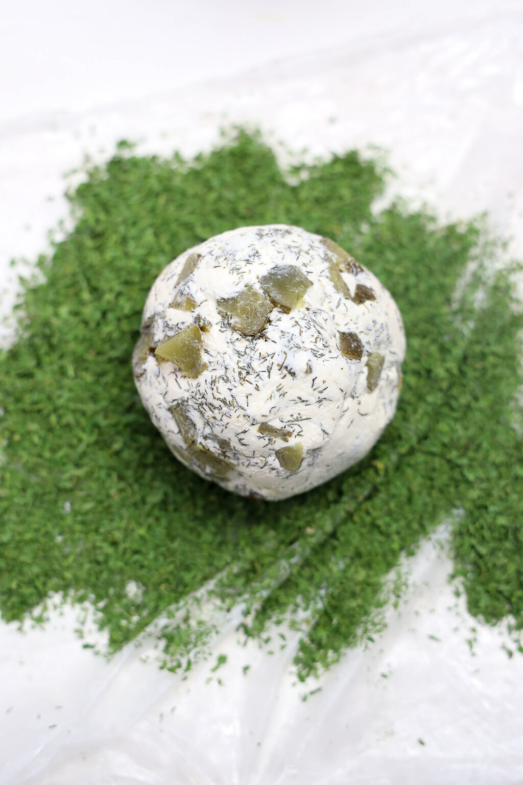 The Best Grinch Cheese Ball (Easy 10-Minute Holiday Appetizer)