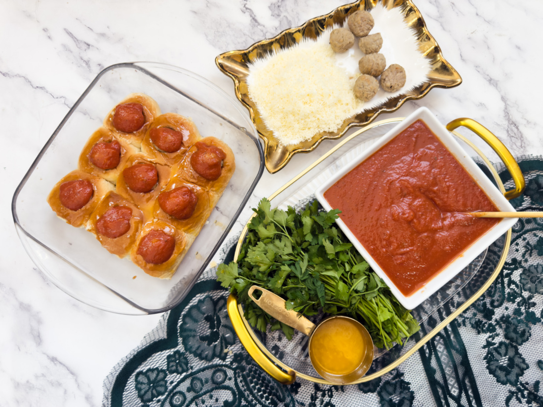 Easy Cheesy Meatball Sliders: Delightful Savory Bites