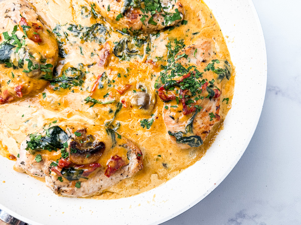 Creamy Tuscan Chicken (Easy One-Pan Dinner)
